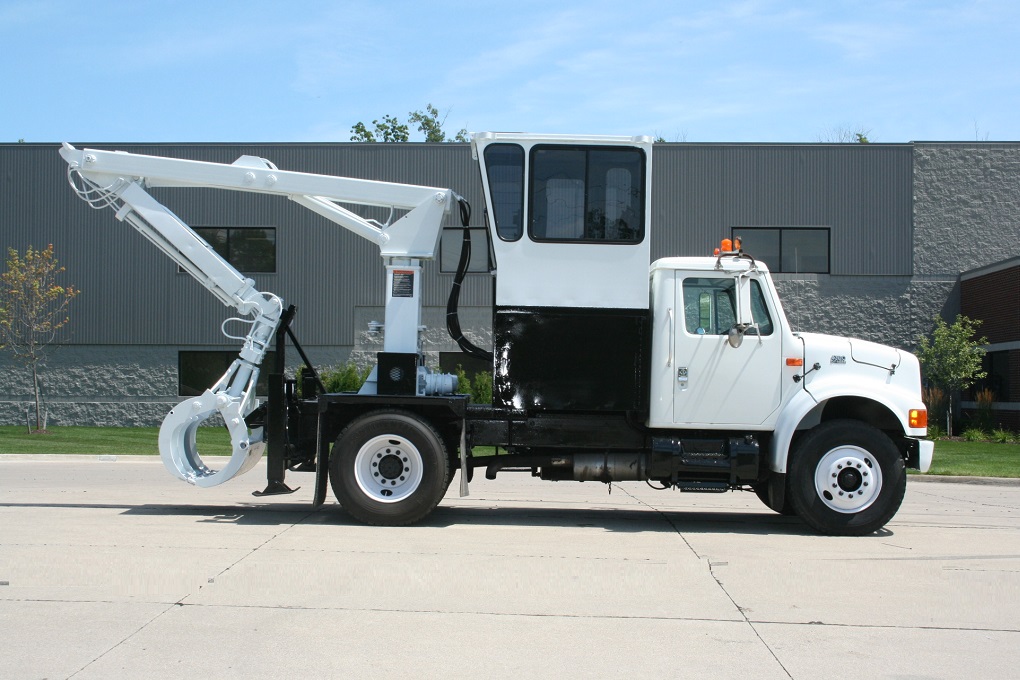 2001-intl-4700 4-petersen-rear-loader-4 - Versalift Midwest