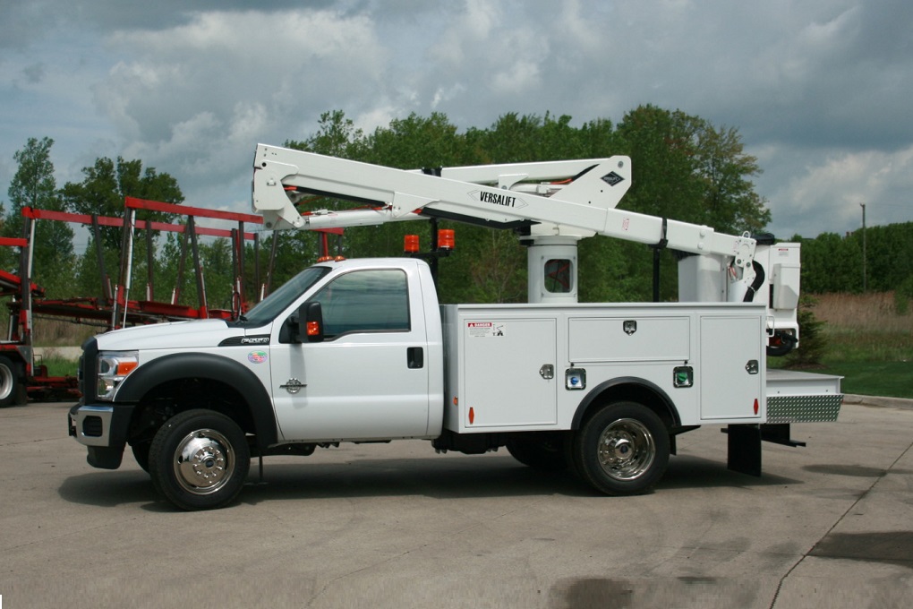2016-ford-f550-versalift-sst40eih-aerial-2 - Versalift Midwest