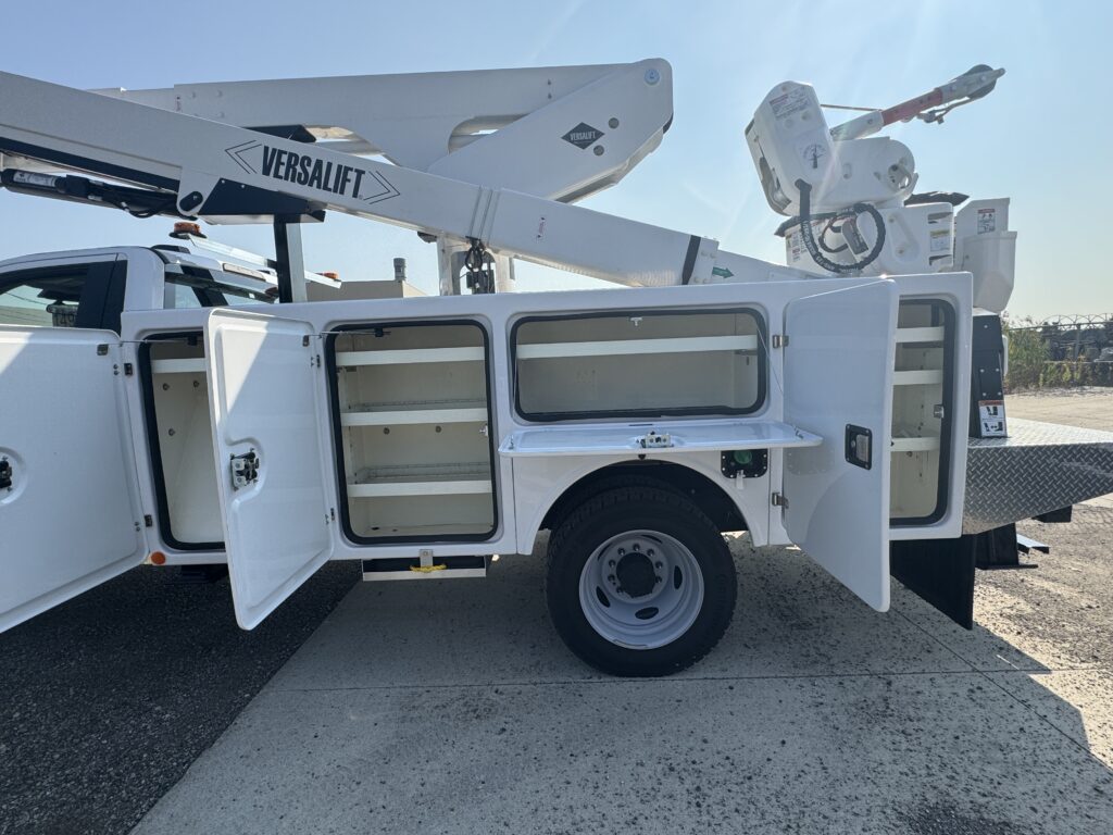 F550 4x4 Versalift VST47 Aerial Truck availiable now!!! - Versalift Midwest